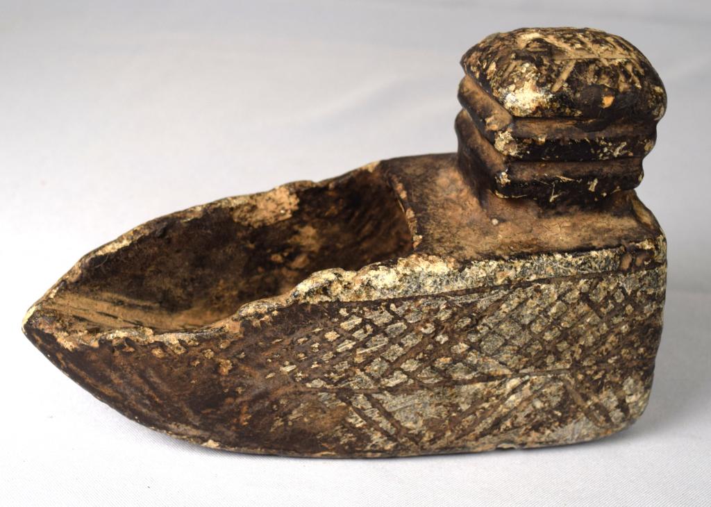 INUIT ESKIMO SOAPSTONE GREASE LAMP - Sep 20, 2020 | White's Auctions in MA