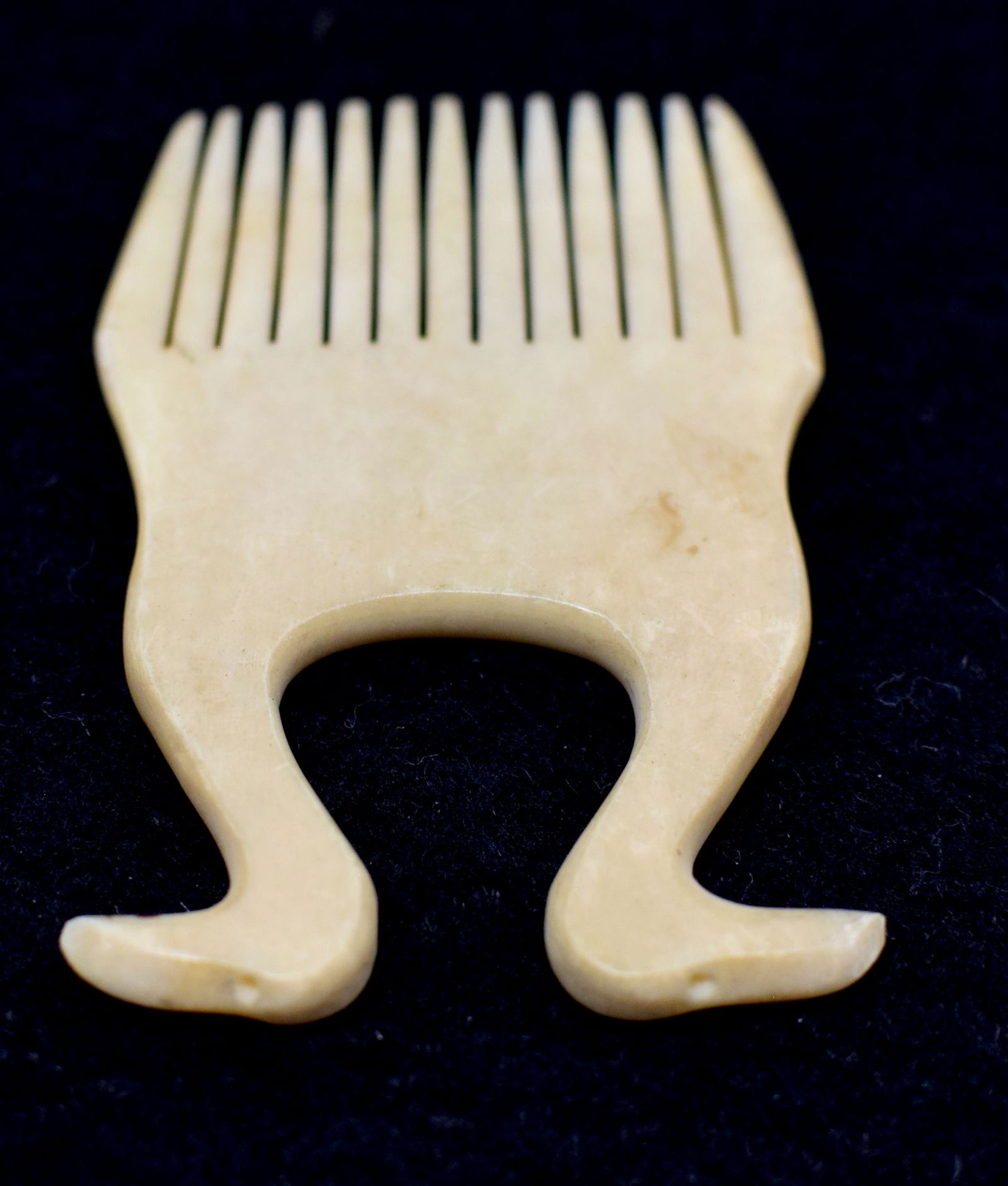 Eskimo Hair Comb Auction