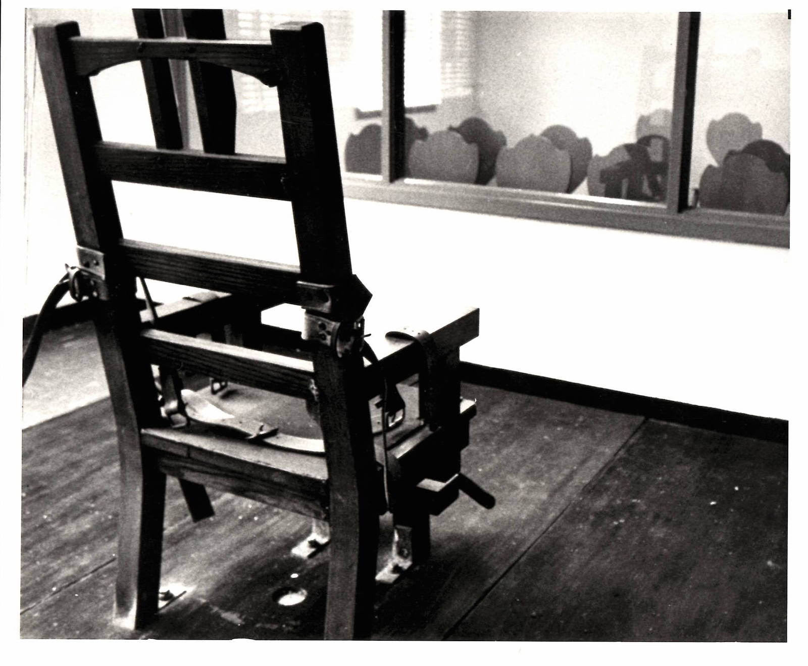 1986 Photo Florida State Prison Electric Chair Auction