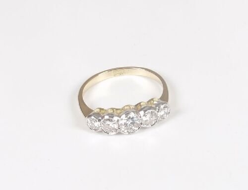 Graduated Five Stone Collet Set Diamond