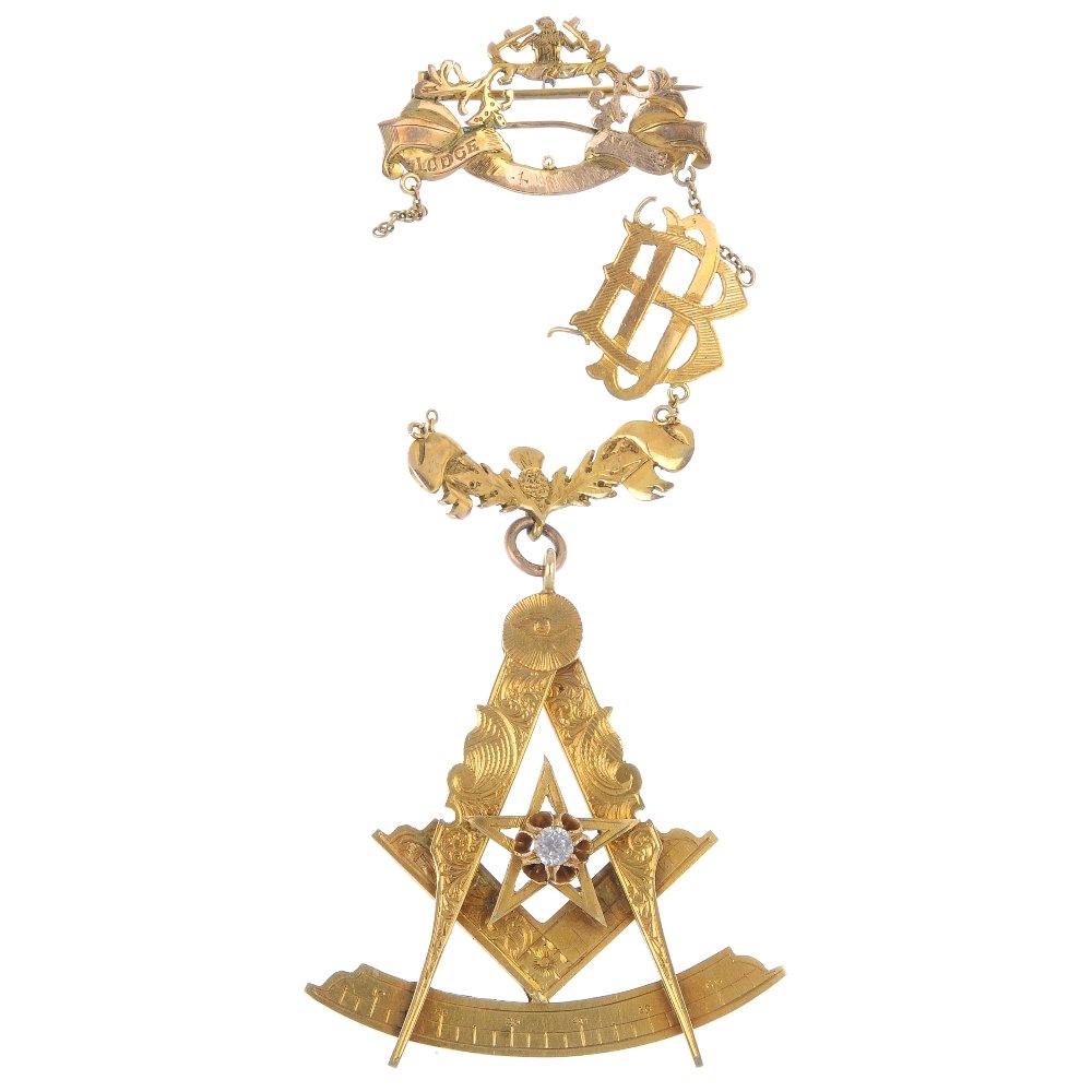 An Early 20th Century 9ct Gold Paste Masonic Jewel.