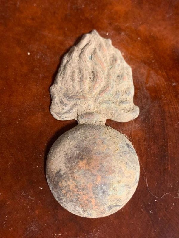 RARE CIVIL WAR ORDNANCE FLAMING BOMB INSIGNIA.