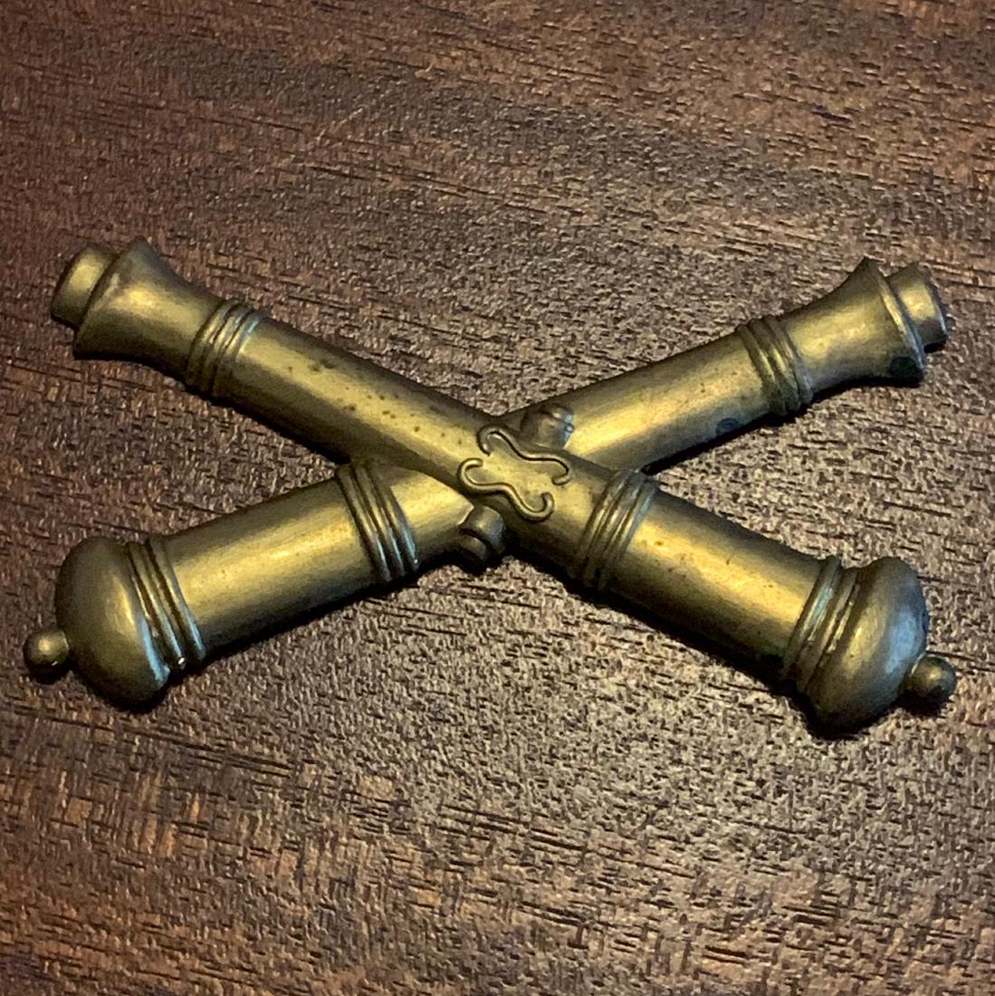 SCARCE CIVIL WAR CROSSED CANNONS INSIGNIA