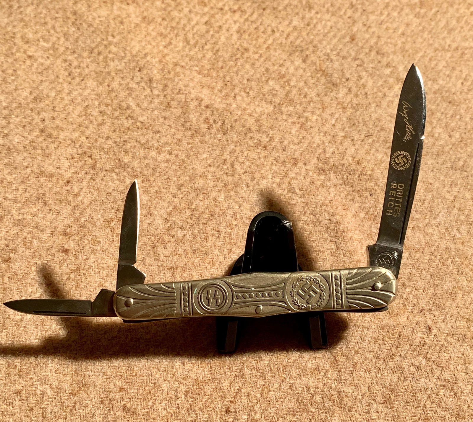 WW2 GERMAN SS ADOLF HITLER POCKET KNIFE - Nov 16, 2019 | Rare Treasures ...