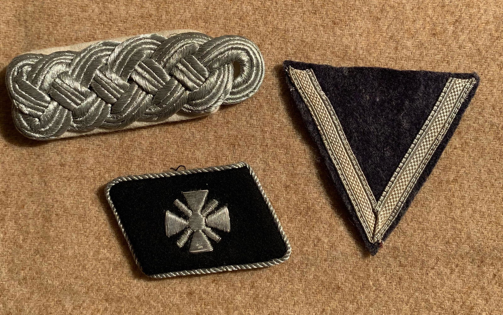 LOT OF WW2 GERMAN UNIFORM PATCHES - Nov 17, 2019 | Rare Treasures in PA