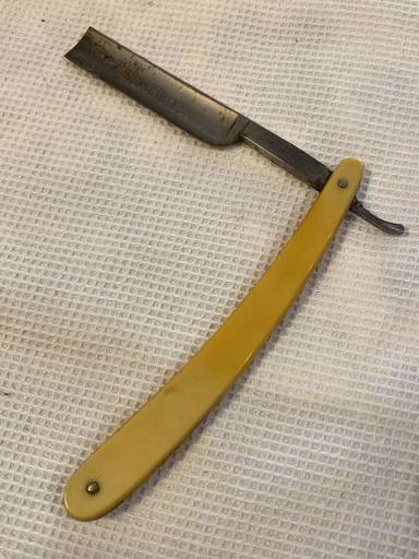 Antique Invincible Sheffield Razor
