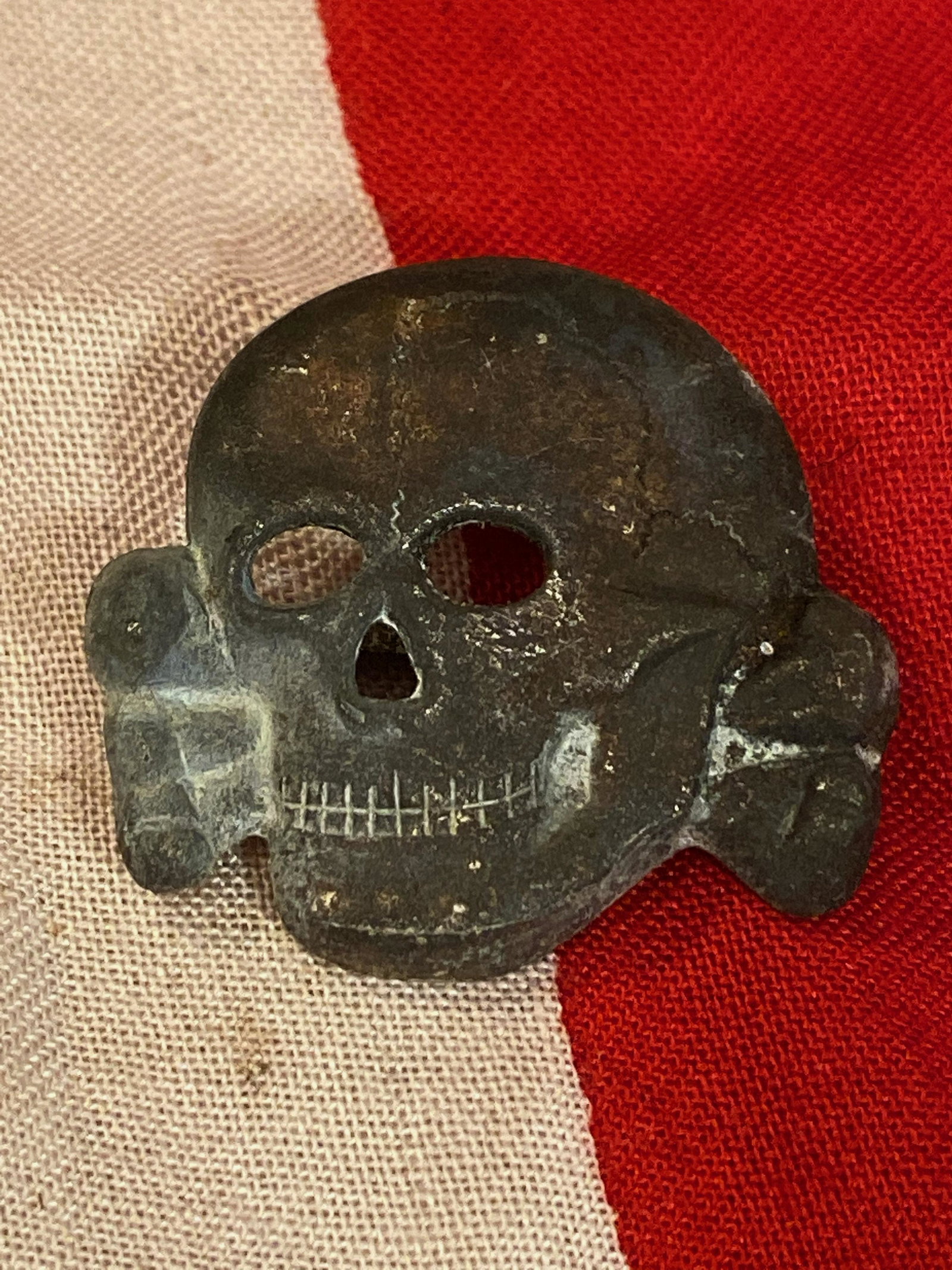 WW2 GERMAN TOTENKOMPF SS SKULL BADGE - Jan 06, 2020 | Rare Treasures in PA