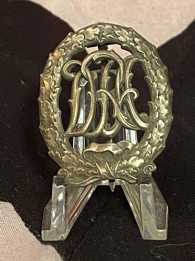 RARE WW2 GERMAN NAZI SPORTS BADGE W/MAKER MARKS - Mar 30, 2020 | Rare ...