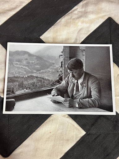 WW2 GERMAN ADOLF HITLER READING BOOK PHOTOGRAPH - Jul 15, 2022 | Rare ...