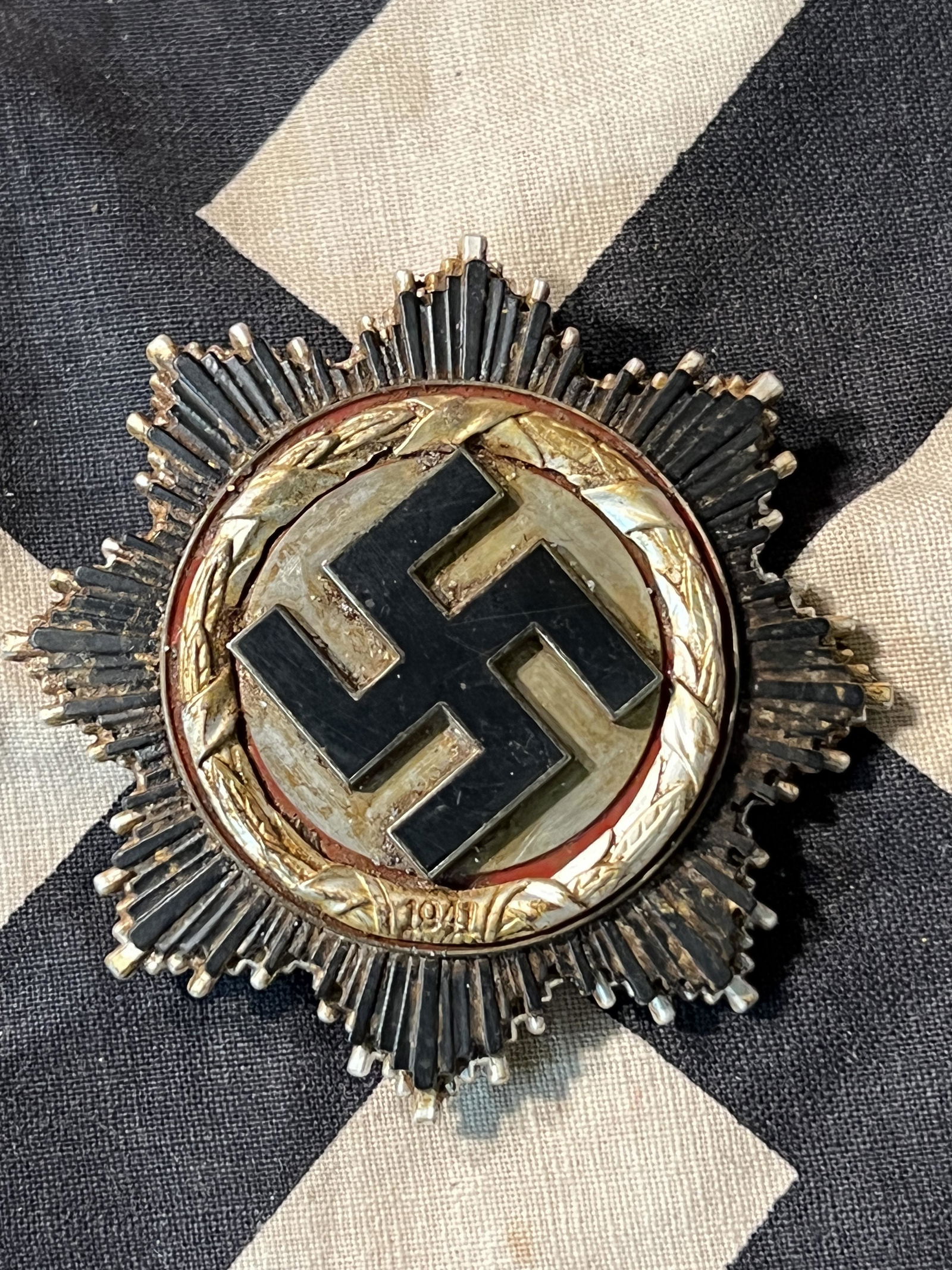 Ww2 German Nazi Cross In Gold Marked 1