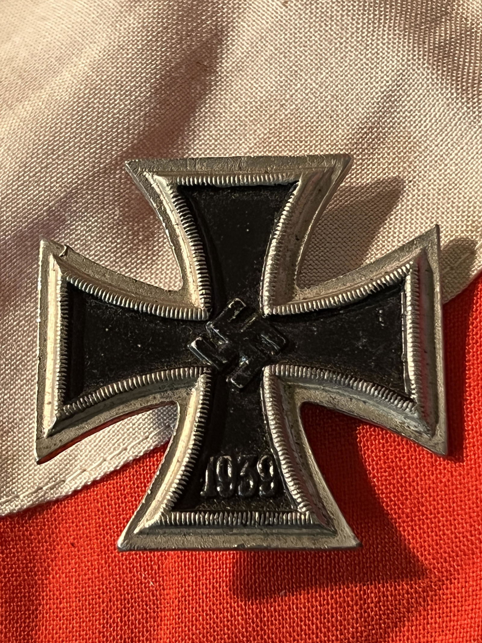 WW2 GERMAN NAZI IRON CROSS 1939 BADGE - Sep 12, 2022 | Rare Treasures in PA