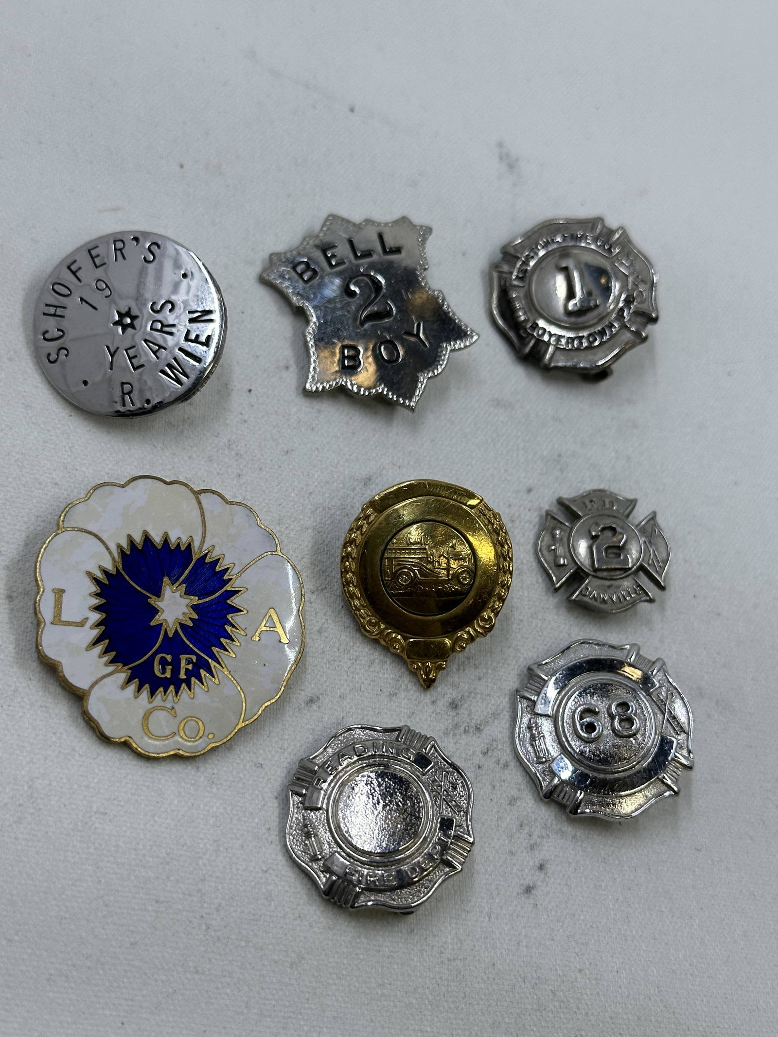 Vintage Lot Of (8) Badges Auction
