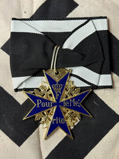 Rare Ww1 German Blue Max Medal With Ribbon