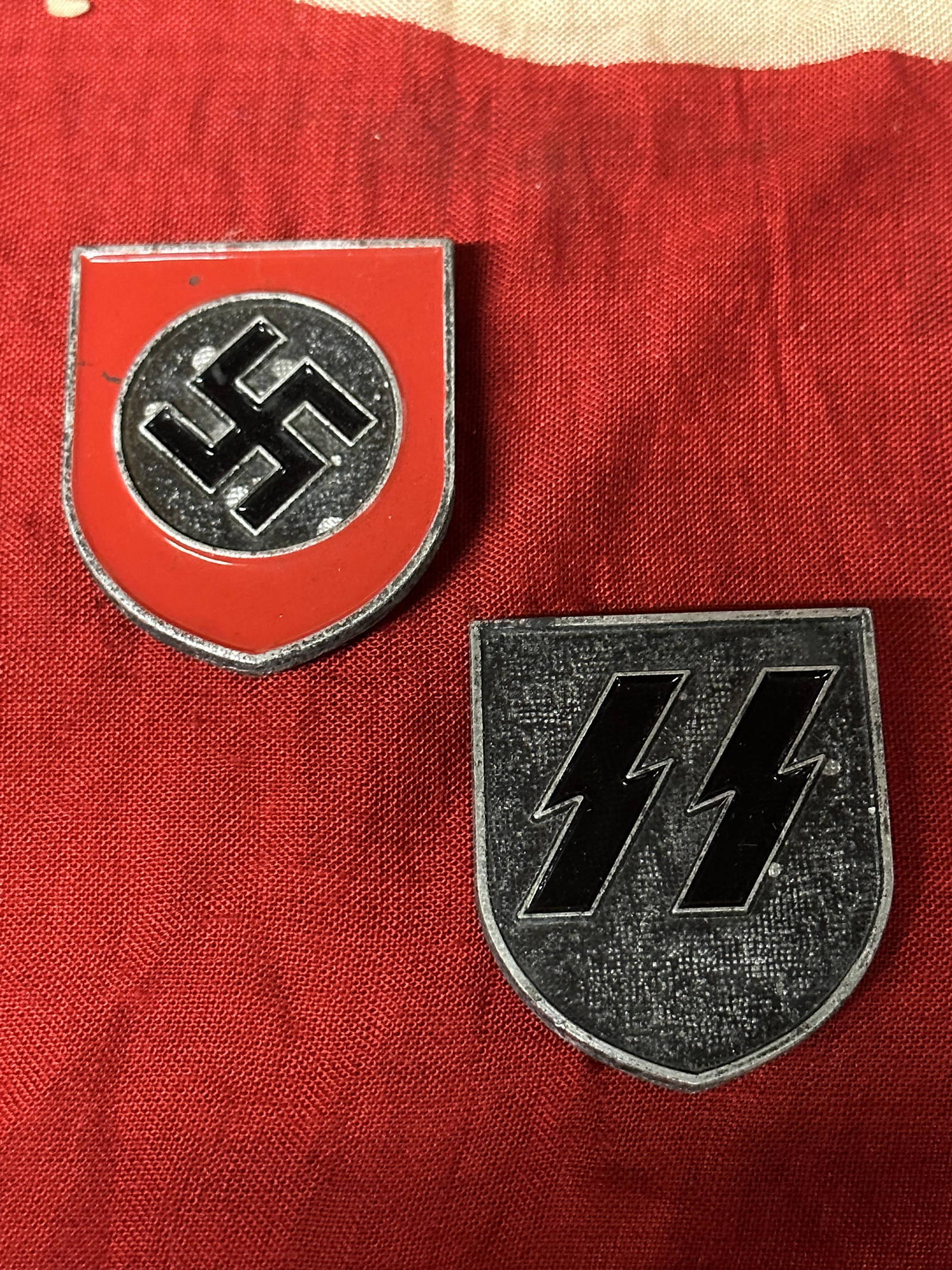 Pair Of Ww2 German Pith Helmet Shields - Maker Marked Auction