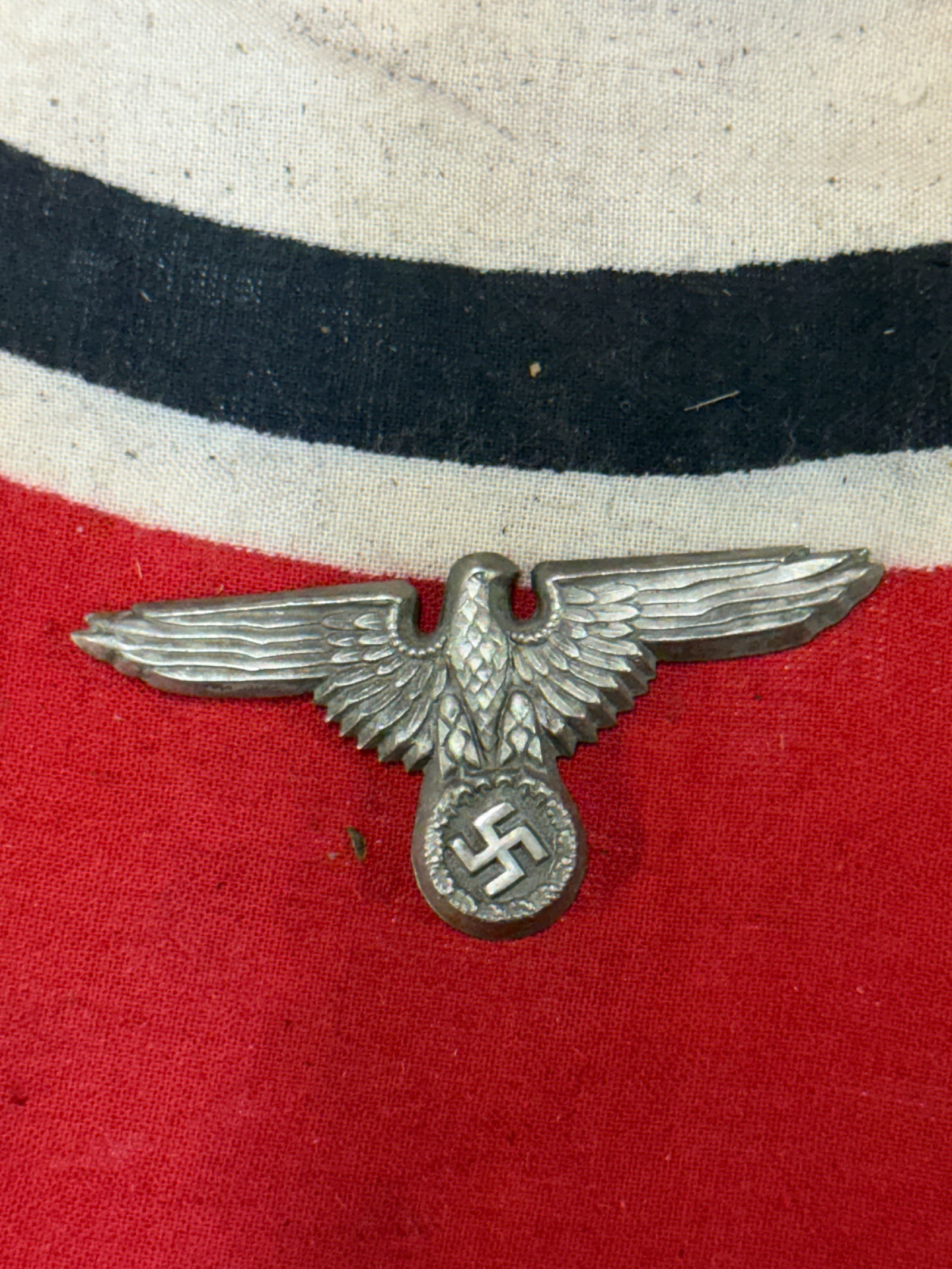 Rare Ww2 German Waffen Ss Visor Cap Eagle In Silver - Jul 07, 2025 | Rare Treasures In Pa