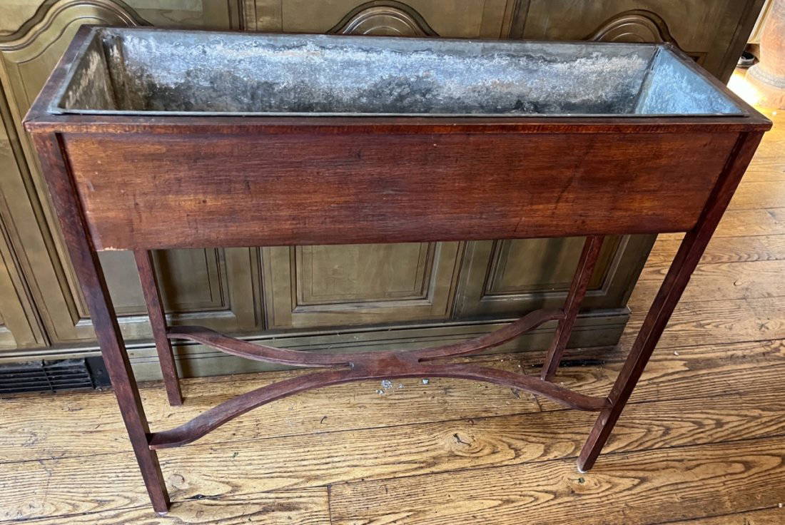 Regency Zink Lined Planter Auction