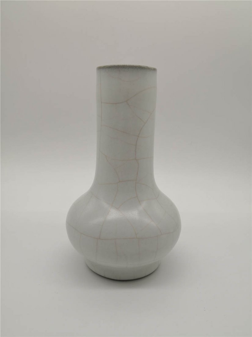 Chinese Guan Ware Long Neck Vase