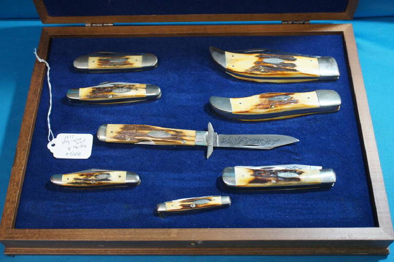 1977 Case Stag Blue Scroll 8 Knife Set