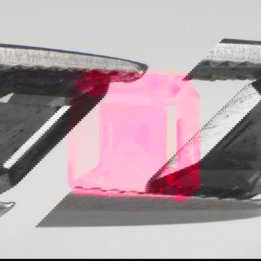 1.67 Ct Natural Blood Red Ruby Square Cut Auction