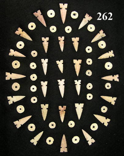 262. Wood Frame 60 Cahokia Pieces. Points, Shell