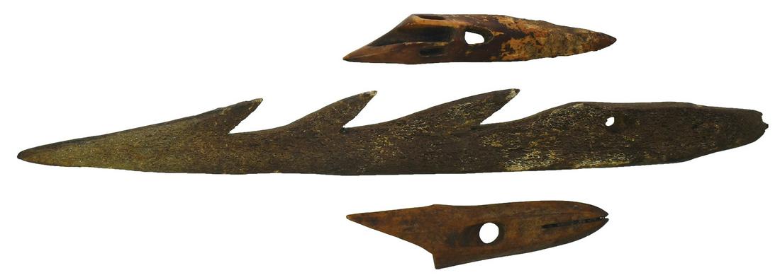 8 1/2" Inuit Harpoon Point And Two Toggle Harpoon