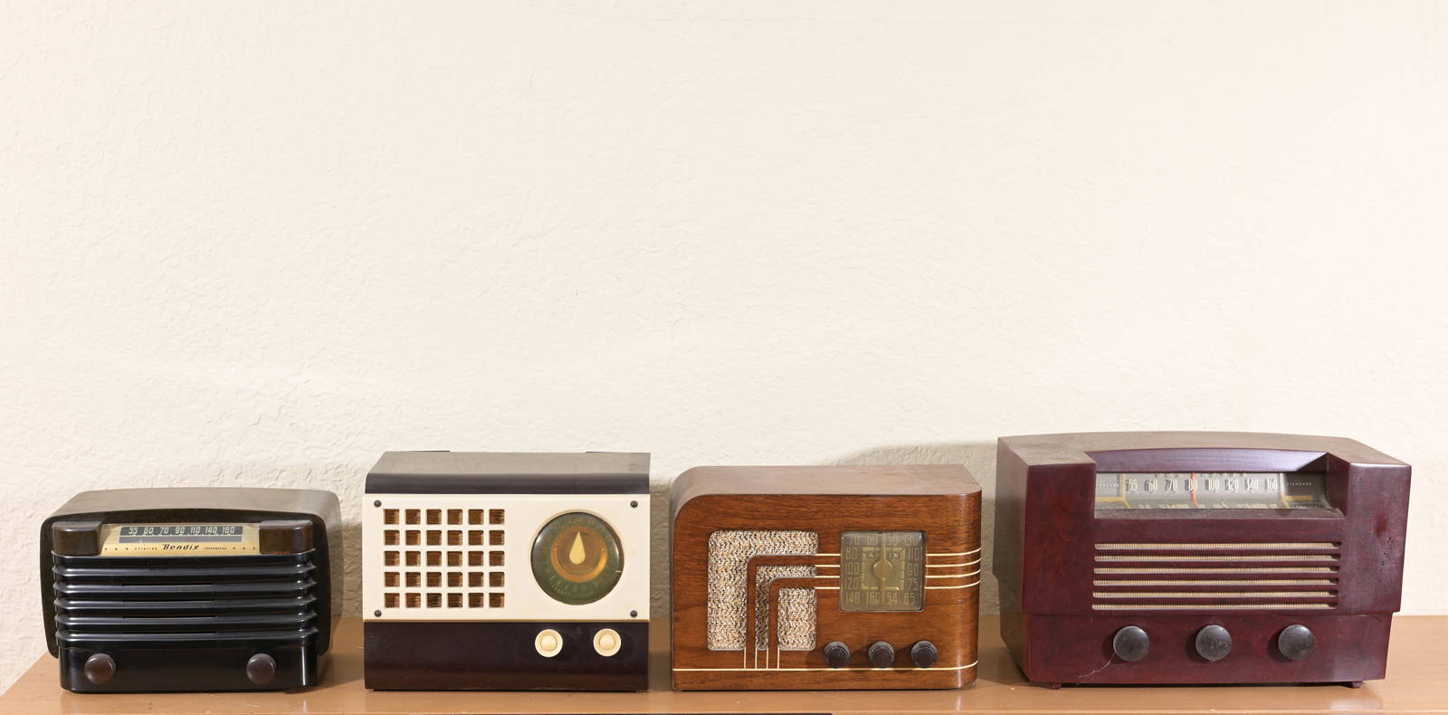 (4) Mid Century Modern Radios Auction
