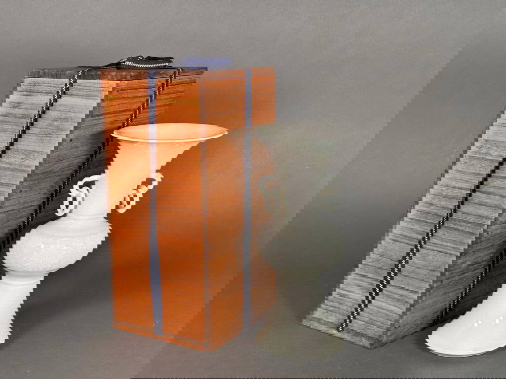 Japanese Vase: Ito Tozan I /incised Flowers Auction