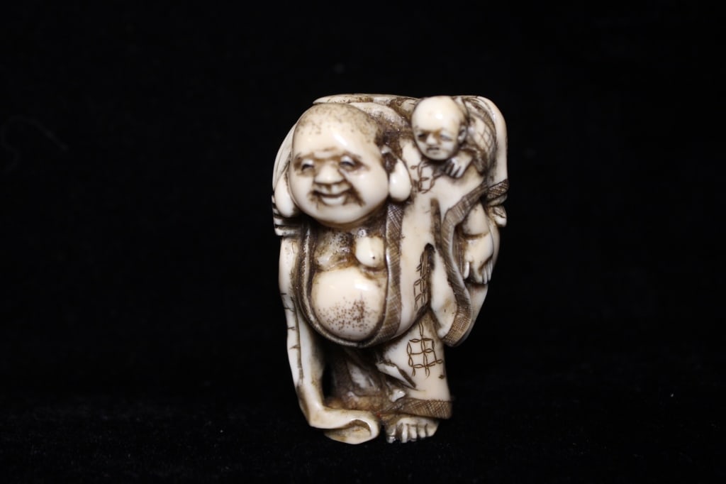 Japanese Carved Figural Netsuke Auction
