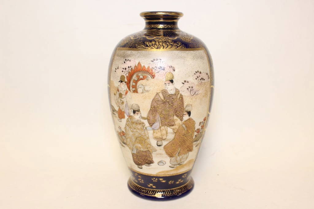 Japanese Satsuma Hand Paint Porcelain Vase Auction