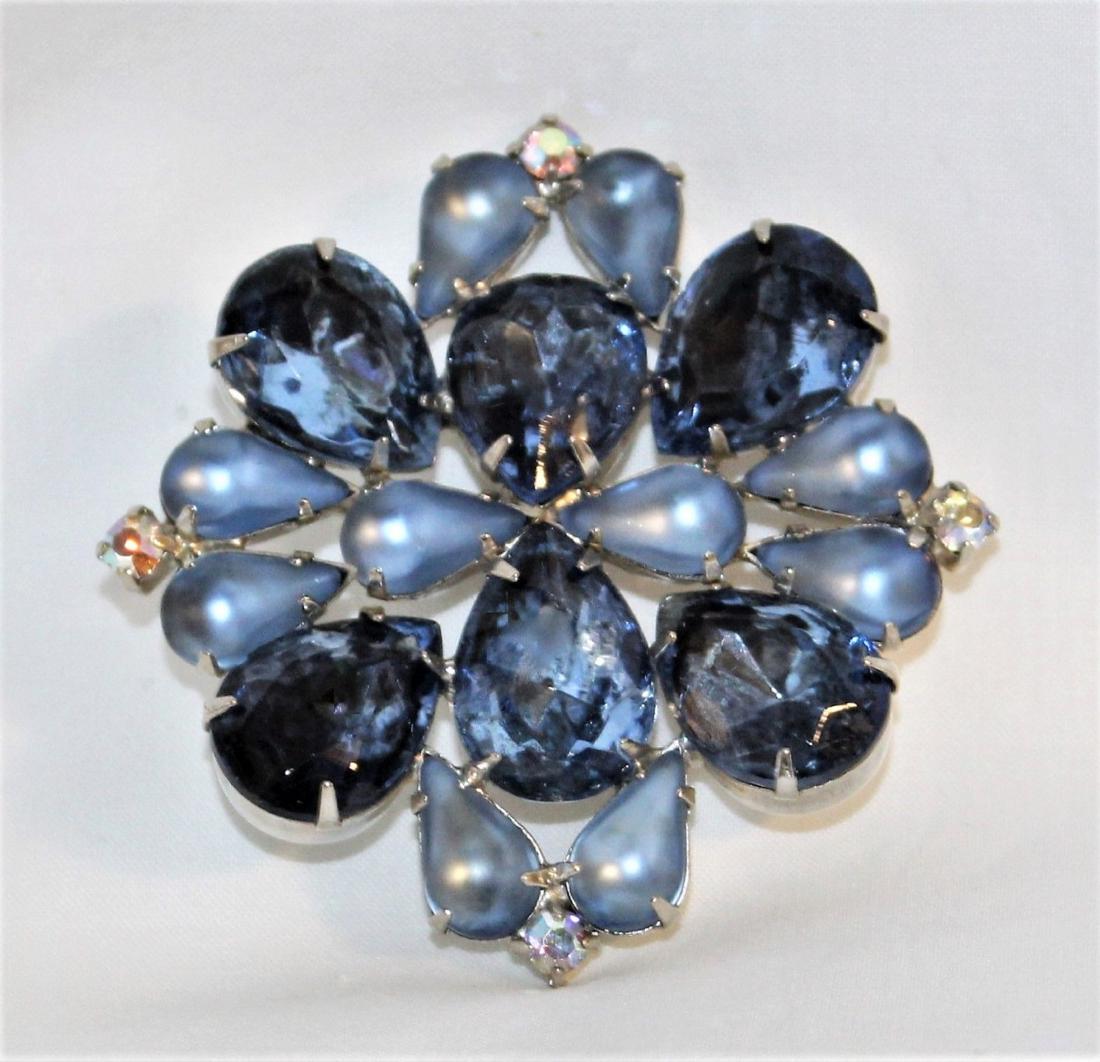 Vintage Juliana Blue Pear Shaped Rhinestone Brooch