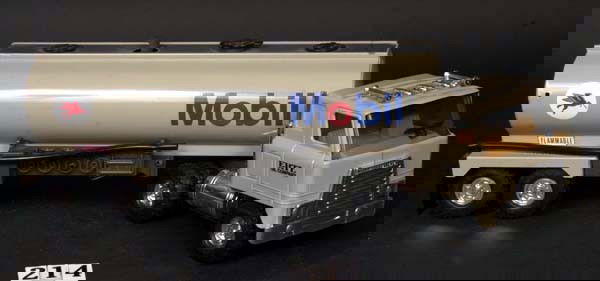 214: ERTL "cab-over" Mobil Oil tanker