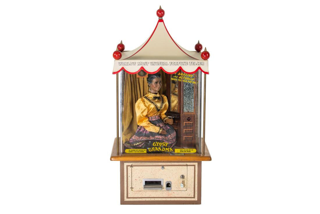 Gypsy Grandma Fortune Teller Machine