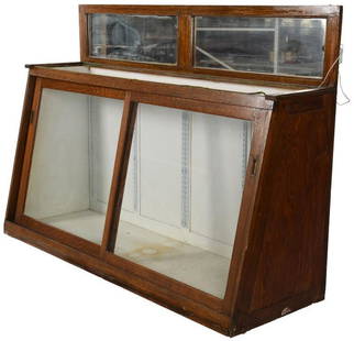 Countertop Oak Wood Display Case