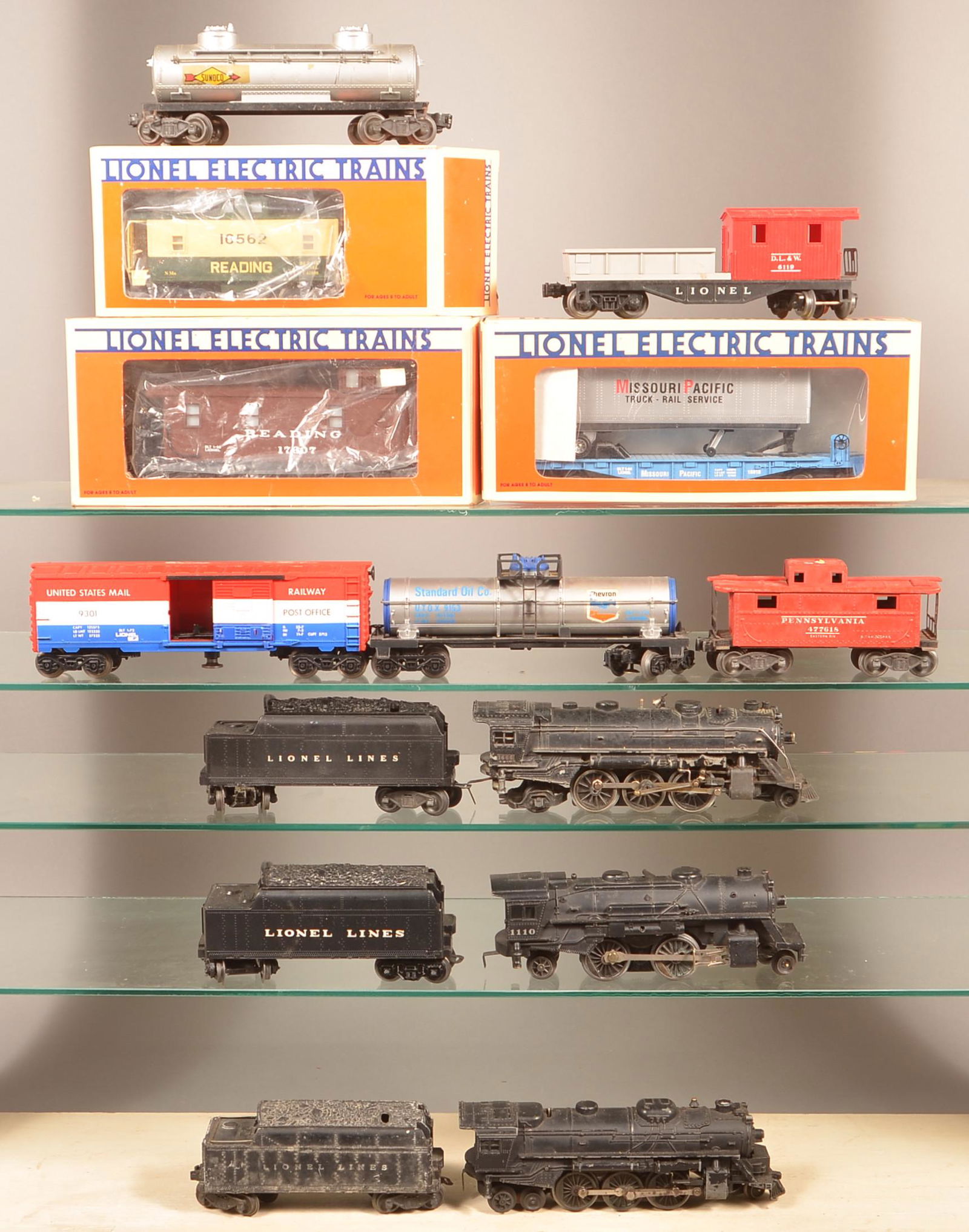 3 Lionel Engines with Tenders and 8 Freight Cars. - Mar 14, 2020 ...