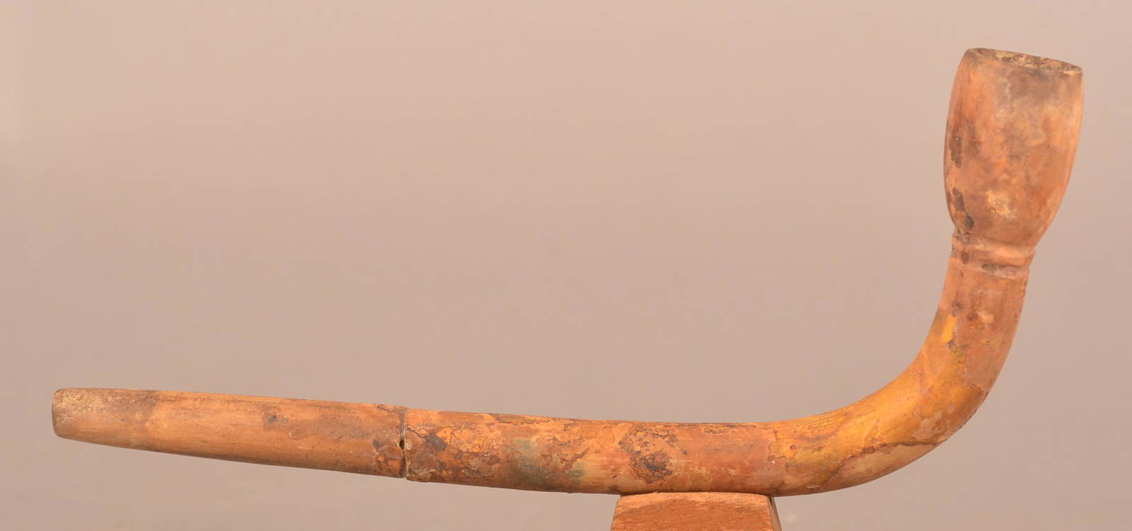 Susquehannock Clay Tobacco Pipe. Auction