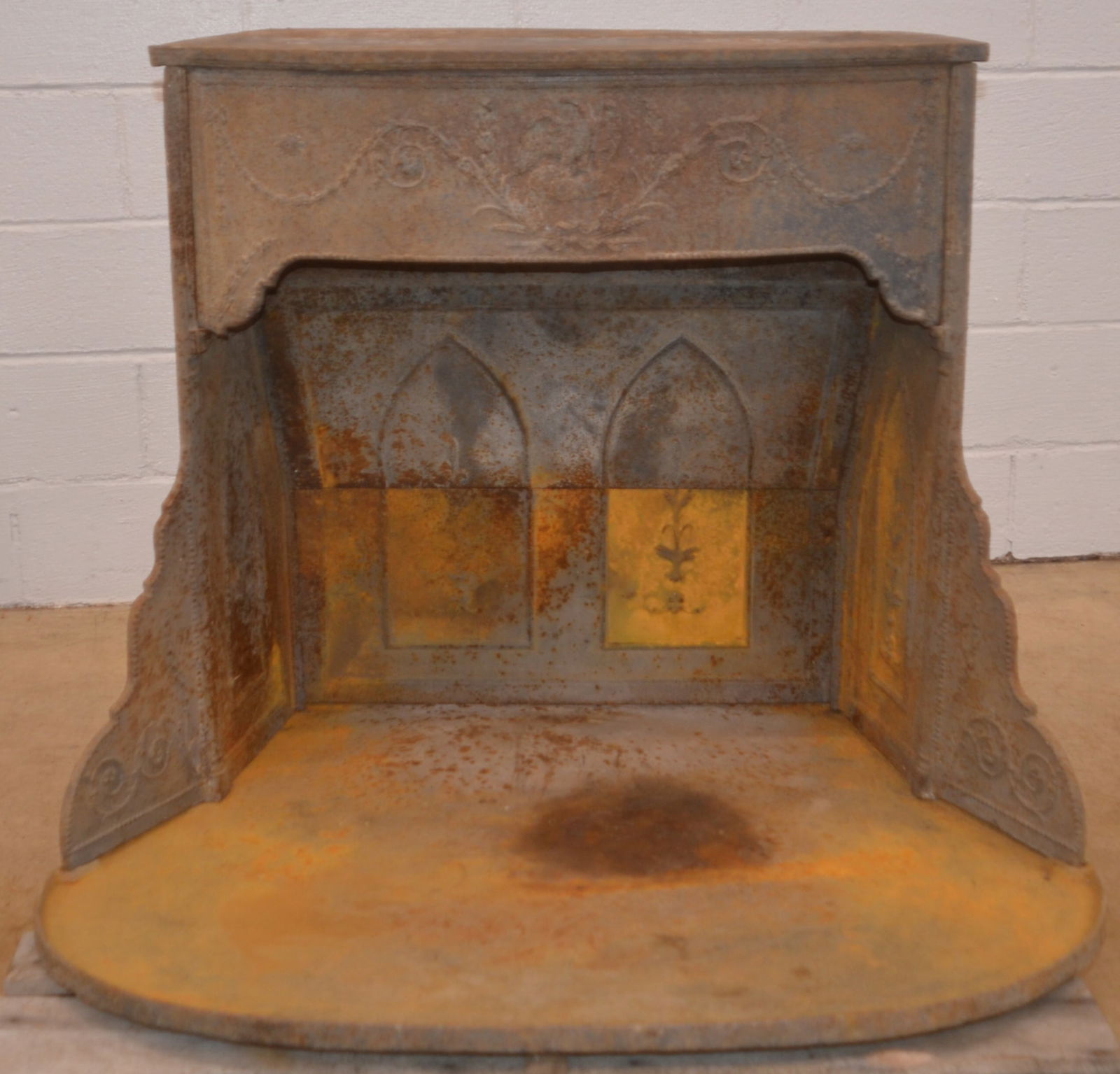 Antique Franklin Cast Iron Stove. Auction