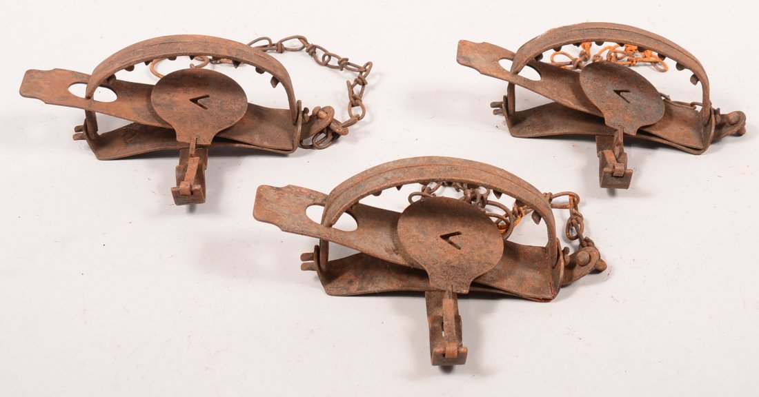 Lot of (3) vintage Victor Oneida No. 14 Jump traps with