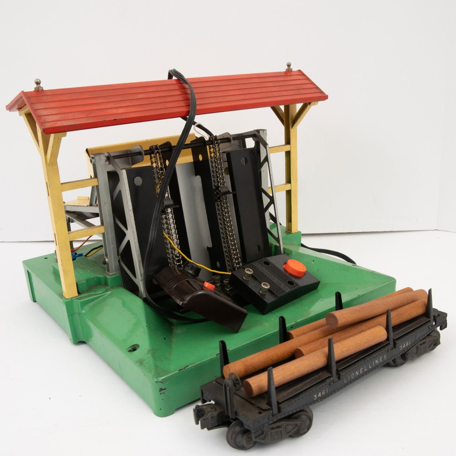Two Lionel O Gauge 164 Log Loaders And A 364 Log Loader Conveyer