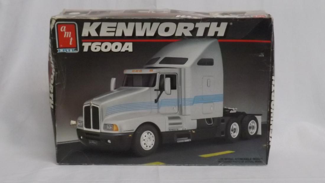 VINTAGE MODEL KIT BY AMT