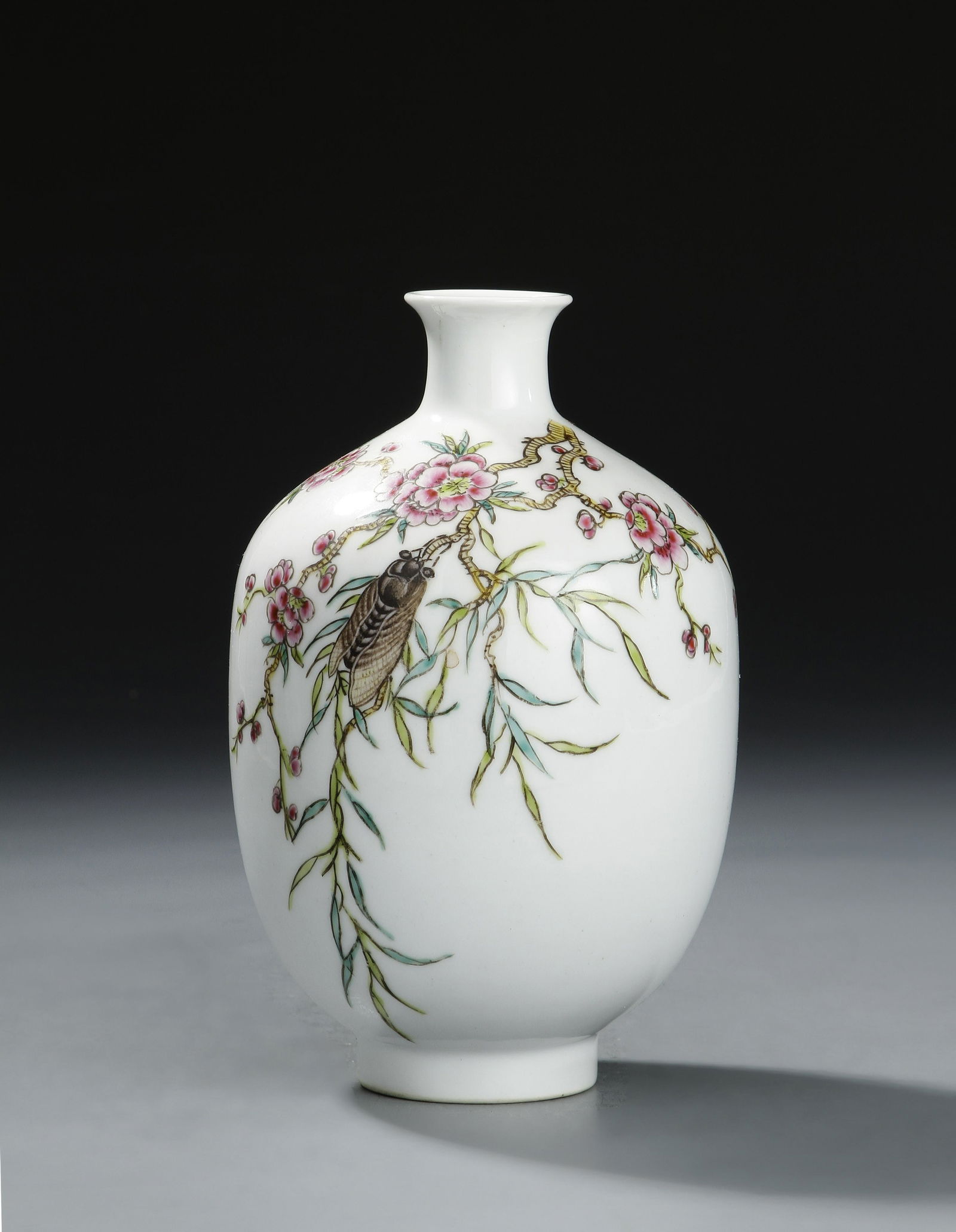 Chinese Famille Rose Vase, Cheng Yi Ting - May 02, 2020 | Cloudswood Auction in MA