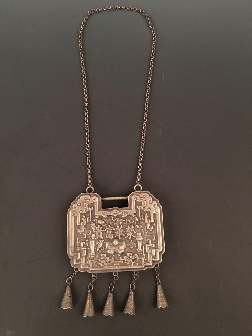 Silver "Rong Hua Fu Gui" Pendant