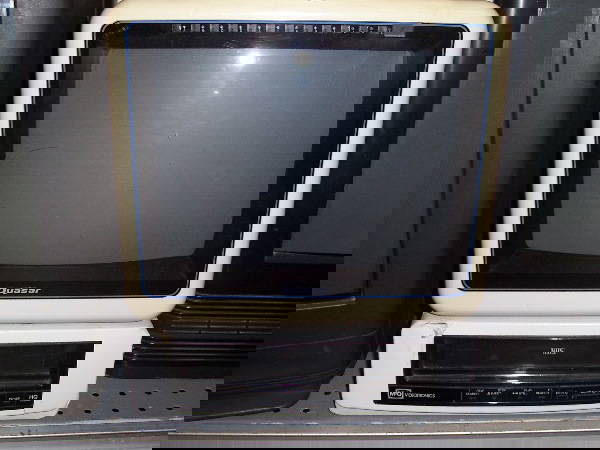 Quasar 10 Inch Tv Vcr Combo