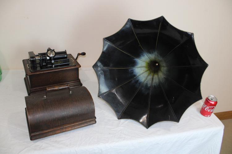 For Auction: Edison Model D Cylinder Victrola (#0189) on May 03, 2020 ...