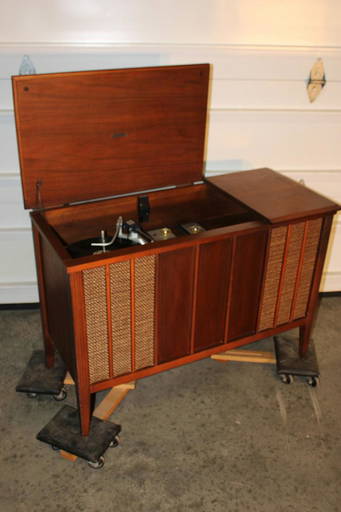 Nice Mid Century Zenith Record Player Model X904