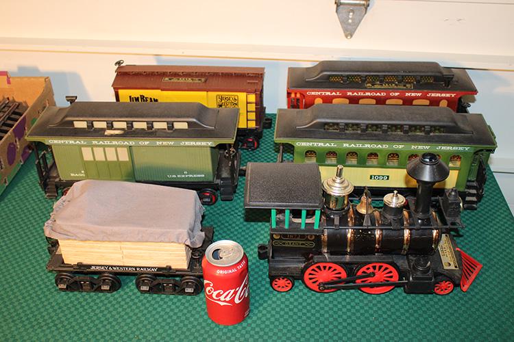Huge Jim Beam Train Set With Engine (#0224) on Mar 26, 2023 | Ralph ...