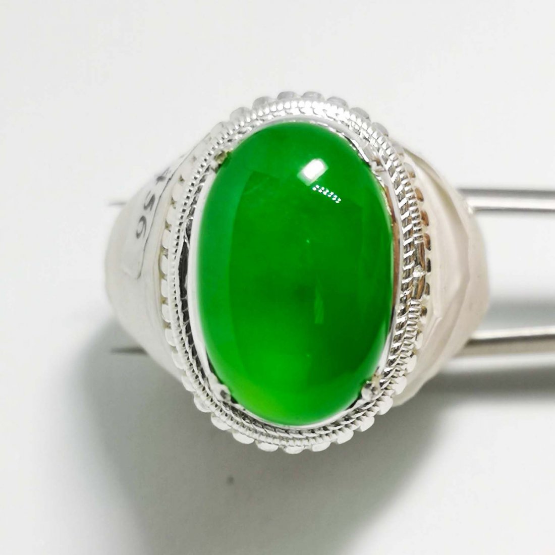 A Very Fine Untreated Burmese Imperial Green Jadeite - Oct 08, 2018 ...