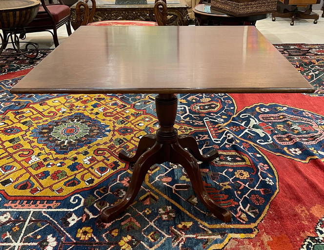 Charterhouse By Kittinger Queen Anne Style Square Table