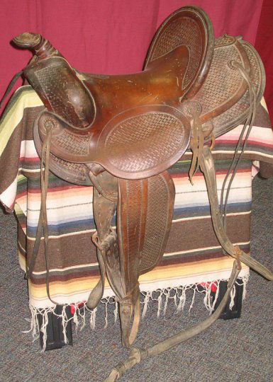 1053: Antique Hamley Western Saddle~Orig Cond~Pendleton