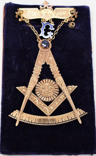 Masons 14k Gold Lodge Badge Masonic Emblem Sapphire