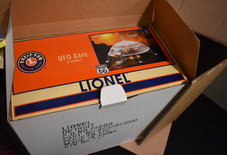 Lionel 32961 Route 66 Ufo Cafe New